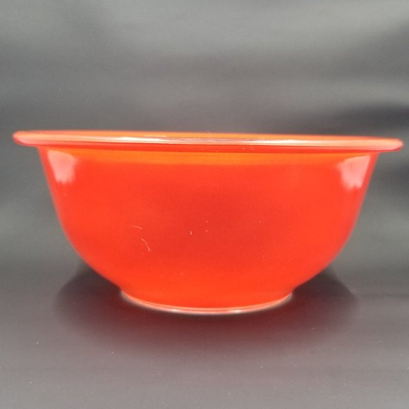 Pyrex | Kitchen | Pyrex 322 L Red Mixing Bowl Clear Bottom Vintage 198s ...